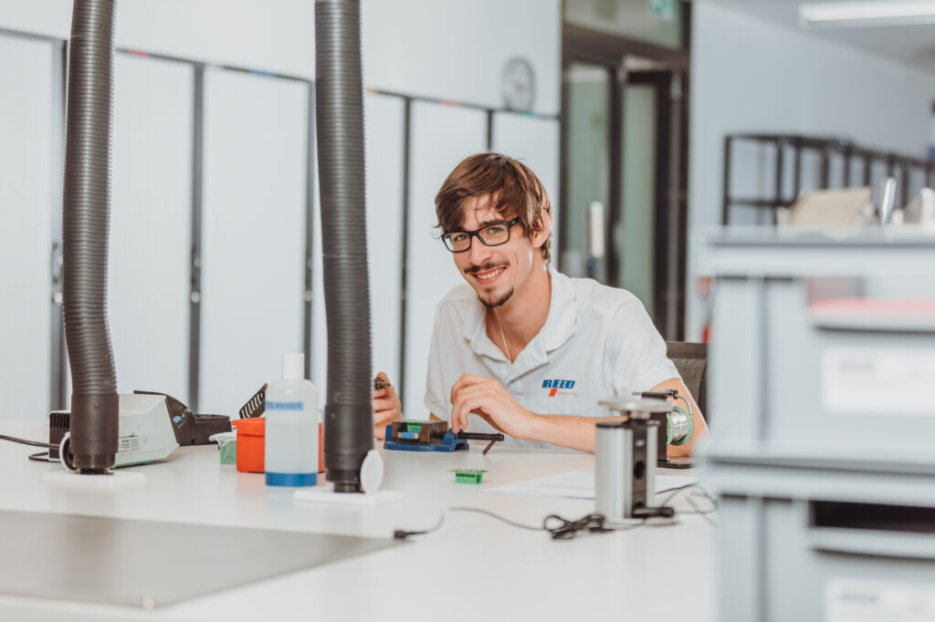 Float switches for level detection | reed.ch